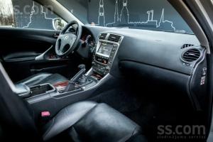 Lexus IS 2006 in Riga, with an engine capacity of 2.20 L and mileage of 355 thousand km for 4490 €, photo 11 on AUTOMOTO.COM.LV