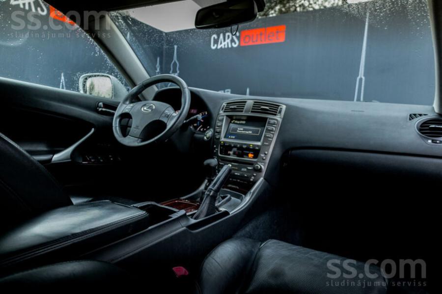 Lexus IS 2006 in Riga, with an engine capacity of 2.20 L and mileage of 355 thousand km for 4490 €, photo 12 on AUTOMOTO.COM.LV