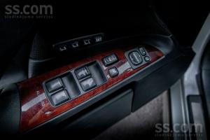 Lexus IS 2006 in Riga, with an engine capacity of 2.20 L and mileage of 355 thousand km for 4490 €, photo 13 on AUTOMOTO.COM.LV
