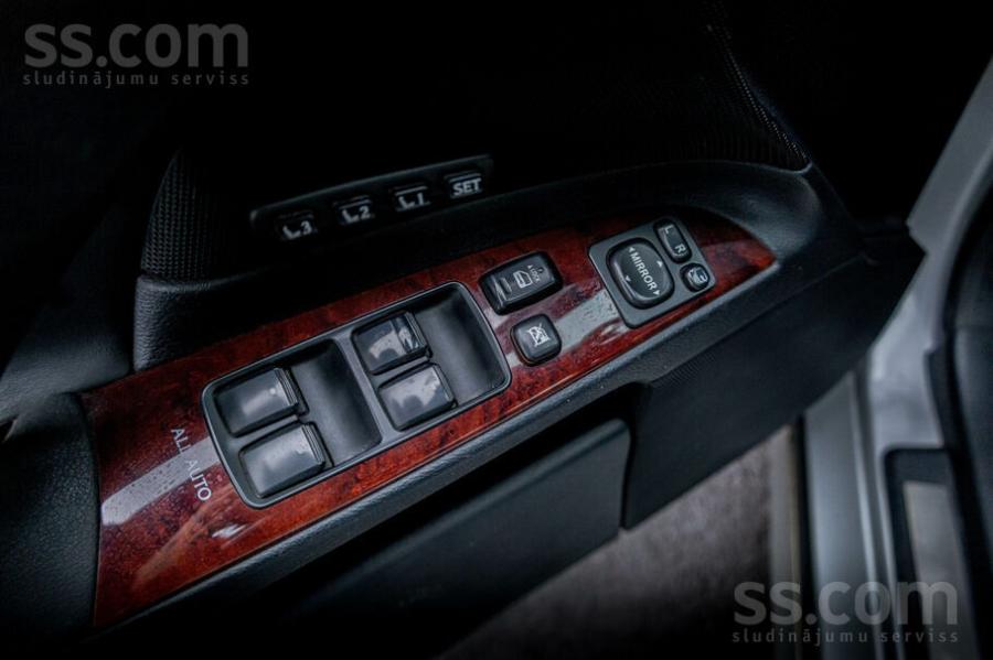 Lexus IS 2006 in Riga, with an engine capacity of 2.20 L and mileage of 355 thousand km for 4490 €, photo 13 on AUTOMOTO.COM.LV