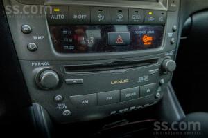 Lexus IS 2006 in Riga, with an engine capacity of 2.20 L and mileage of 355 thousand km for 4490 €, photo 19 on AUTOMOTO.COM.LV