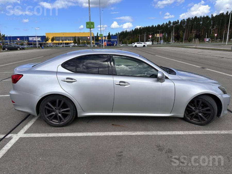 Lexus IS 2006 in Riga, with an engine capacity of 2.50 L and mileage of 142 thousand km for 4500 €, photo 7 on AUTOMOTO.COM.LV