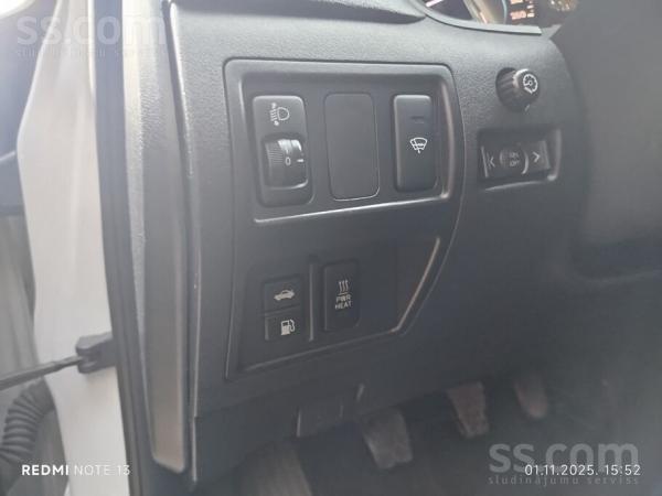 Lexus IS 2006 in Jelgava, with an engine capacity of 2.20 L and mileage of 336 thousand km for 1800 €, photo 9 on AUTOMOTO.COM.LV
