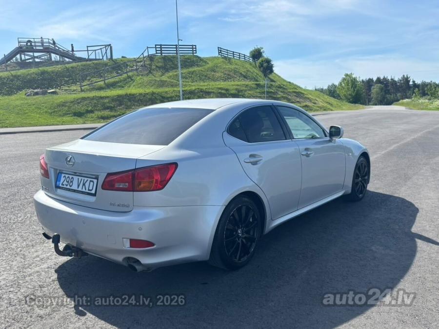 Lexus IS 2006 in Narva, with an engine capacity of 2.50 L and mileage of 340 thousand km for 2990 €, photo 5 on AUTOMOTO.COM.LV
