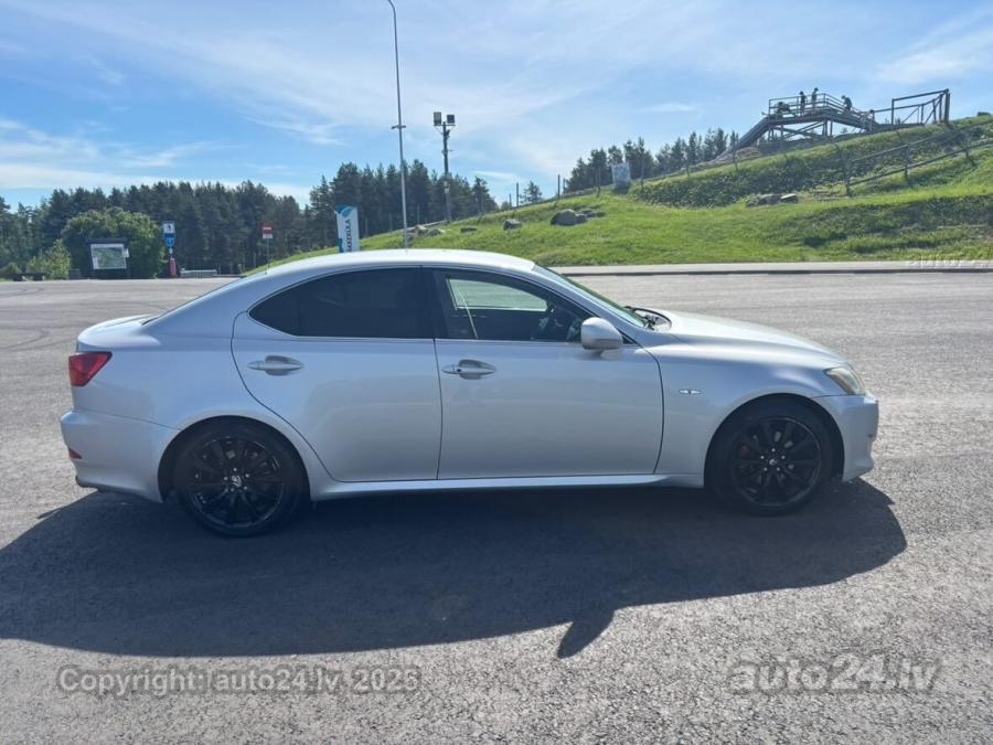 Lexus IS 2006 in Narva, with an engine capacity of 2.50 L and mileage of 340 thousand km for 2990 €, photo 6 on AUTOMOTO.COM.LV