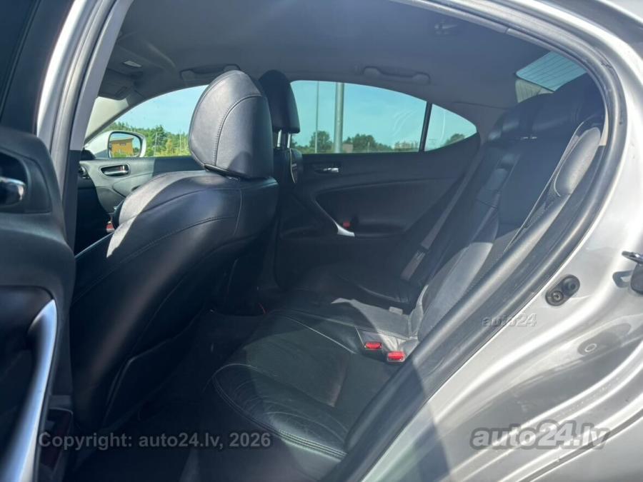 Lexus IS 2006 in Narva, with an engine capacity of 2.50 L and mileage of 340 thousand km for 2990 €, photo 8 on AUTOMOTO.COM.LV