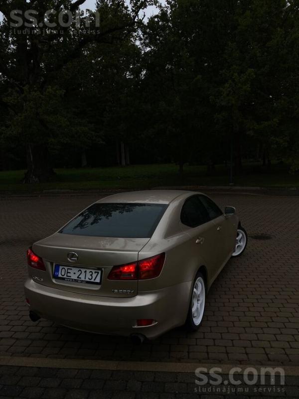 Lexus IS 2006 in Talsi, with an engine capacity of 2.20 L and mileage of 290 thousand km for 10000 €, photo 1 on AUTOMOTO.COM.LV