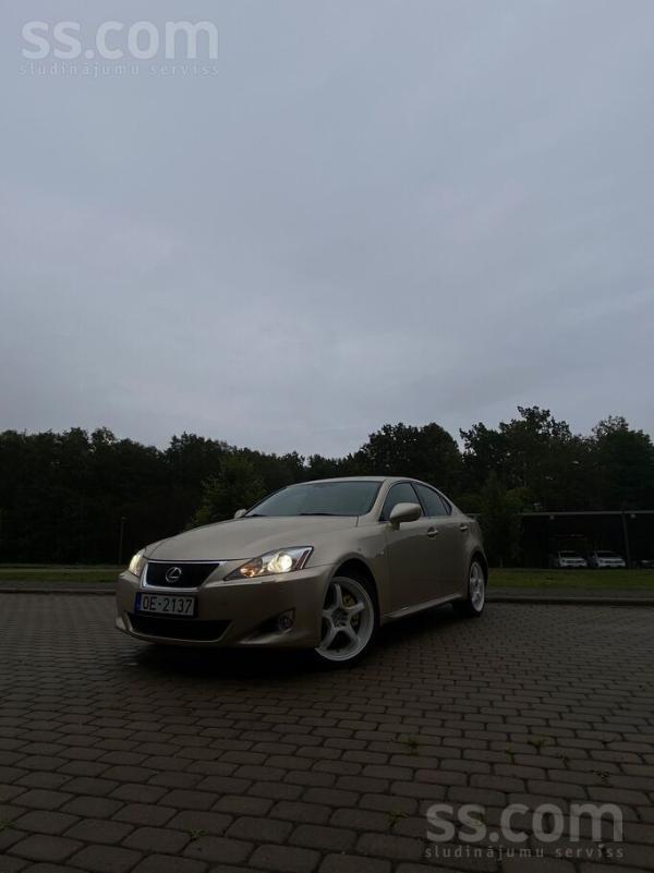 Lexus IS 2006 in Talsi, with an engine capacity of 2.20 L and mileage of 290 thousand km for 10000 €, photo 3 on AUTOMOTO.COM.LV