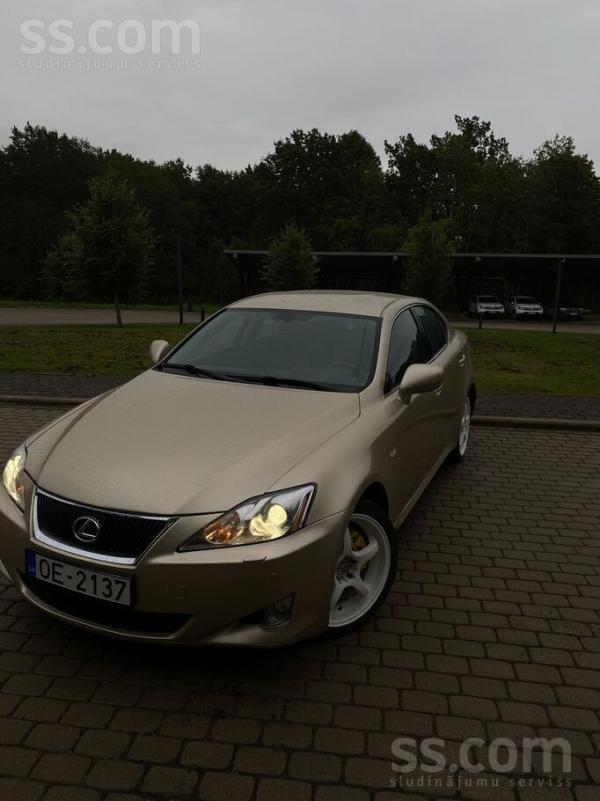 Lexus IS 2006 in Talsi, with an engine capacity of 2.20 L and mileage of 290 thousand km for 10000 €, photo 4 on AUTOMOTO.COM.LV