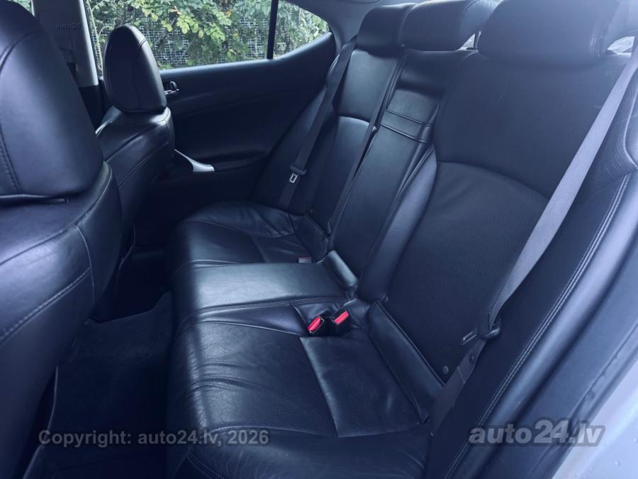 Lexus IS 2006 Tallina, ar dzinēja tilpumu 2.20 L un nobraukumu 277 tūkst. km par 4500 €, foto 9 vietnē AUTOMOTO.COM.LV