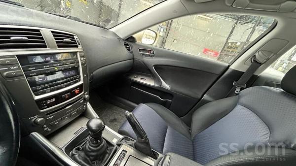 Lexus IS 2007 in Dobele, with an engine capacity of 2.20 L and mileage of 392 thousand km for 2500 €, photo 2 on AUTOMOTO.COM.LV