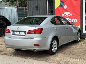 Lexus IS 2007 in Riga, with an engine capacity of 2.20 L and mileage of 318 thousand km for 2400 €, photo 5 on AUTOMOTO.COM.LV