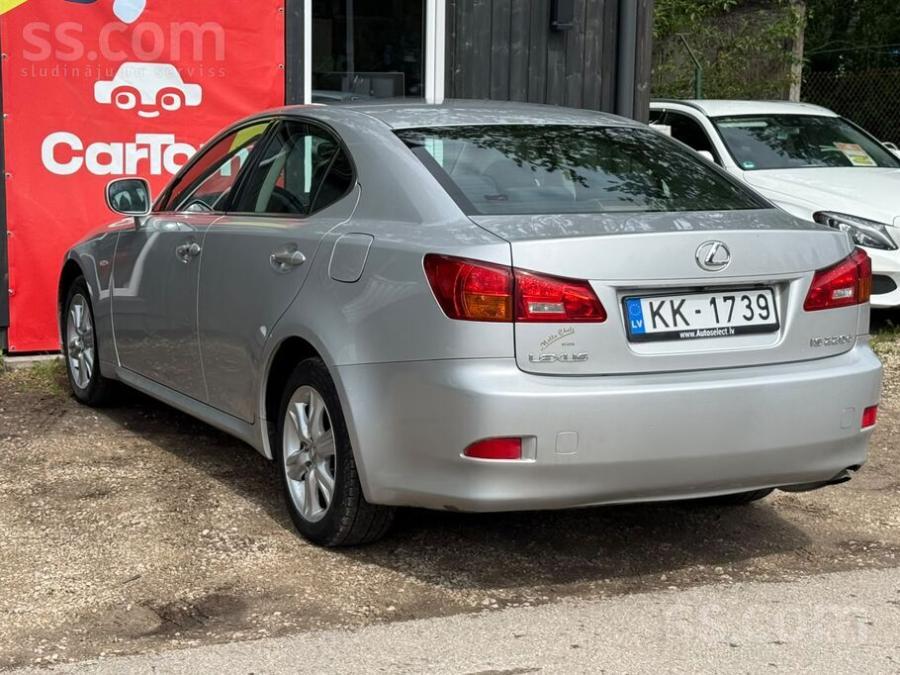 Lexus IS 2007 in Riga, with an engine capacity of 2.20 L and mileage of 318 thousand km for 2400 €, photo 7 on AUTOMOTO.COM.LV