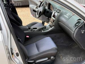 Lexus IS 2007 in Riga, with an engine capacity of 2.20 L and mileage of 318 thousand km for 2400 €, photo 9 on AUTOMOTO.COM.LV