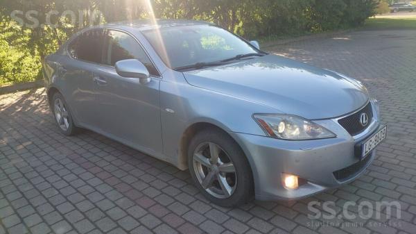 Lexus IS 2007 in Riga, with an engine capacity of 2.20 L and mileage of 378 thousand km for 2850 €, photo 3 on AUTOMOTO.COM.LV