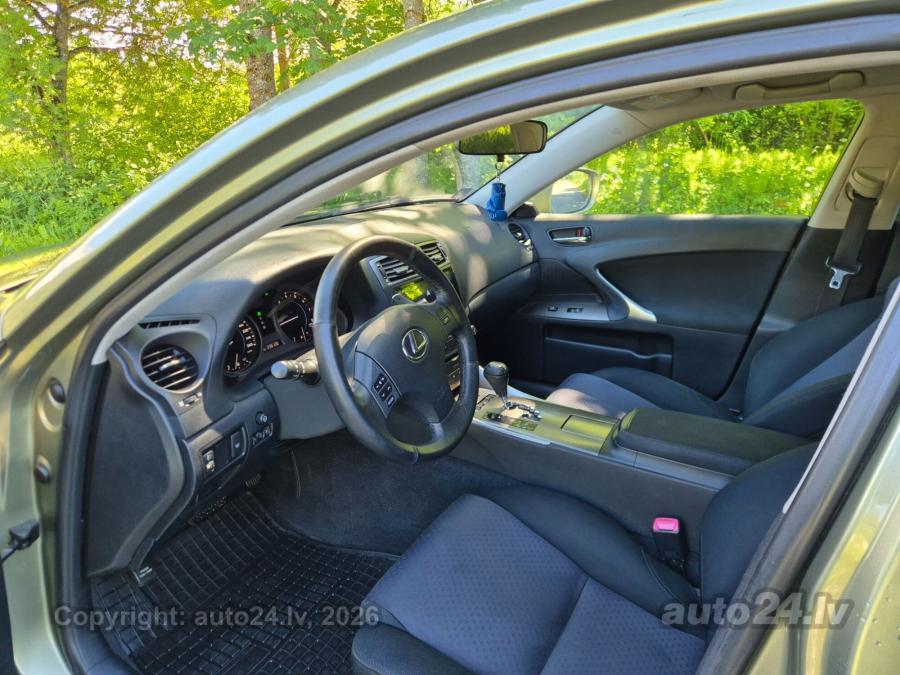 Lexus IS 2007 in Tallinn, with an engine capacity of 2.50 L and mileage of 236 thousand km for 4900 €, photo 9 on AUTOMOTO.COM.LV