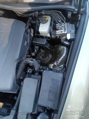 Lexus IS 2007 in Tallinn, with an engine capacity of 2.50 L and mileage of 236 thousand km for 4900 €, photo 21 on AUTOMOTO.COM.LV