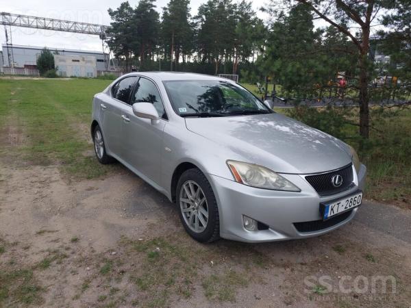 Lexus IS 2007 in Riga, with an engine capacity of 2.20 L and mileage of 372 thousand km for 3450 €, photo 3 on AUTOMOTO.COM.LV