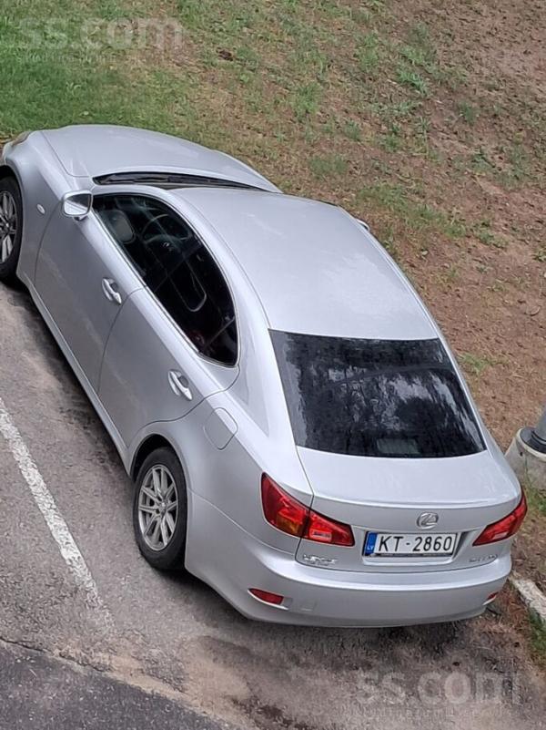 Lexus IS 2007 in Riga, with an engine capacity of 2.20 L and mileage of 372 thousand km for 3450 €, photo 5 on AUTOMOTO.COM.LV