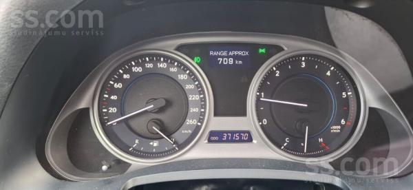 Lexus IS 2007 in Riga, with an engine capacity of 2.20 L and mileage of 372 thousand km for 3450 €, photo 7 on AUTOMOTO.COM.LV