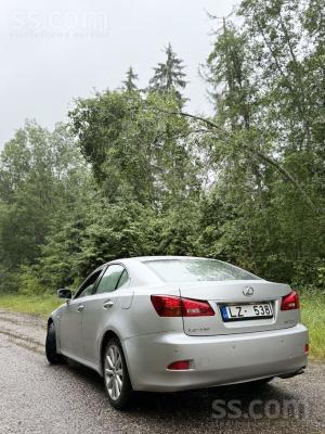 Lexus IS 2008 in Cesis, with an engine capacity of 2.20 L and mileage of 393 thousand km for 3300 €, photo 3 on AUTOMOTO.COM.LV
