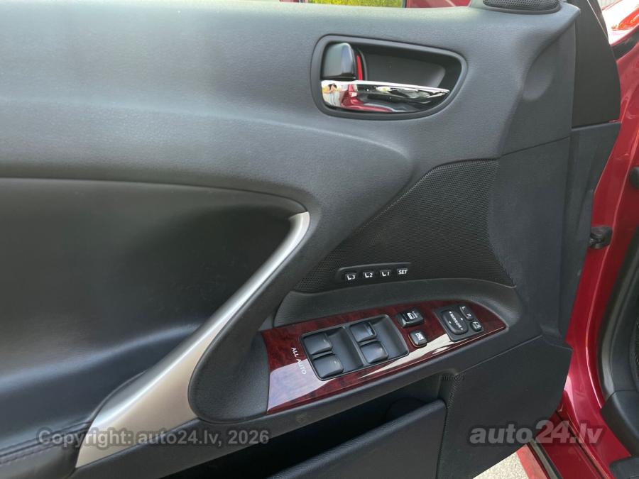 Lexus IS 2008 Tallina, ar dzinēja tilpumu 2.50 L un nobraukumu 260 tūkst. km par 4600 €, foto 19 vietnē AUTOMOTO.COM.LV