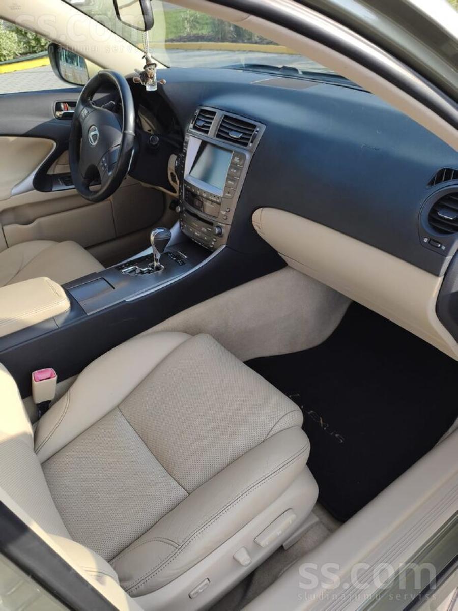 Lexus IS 2008 in Riga, with an engine capacity of 2.50 L and mileage of 280 thousand km for 5500 €, photo 15 on AUTOMOTO.COM.LV