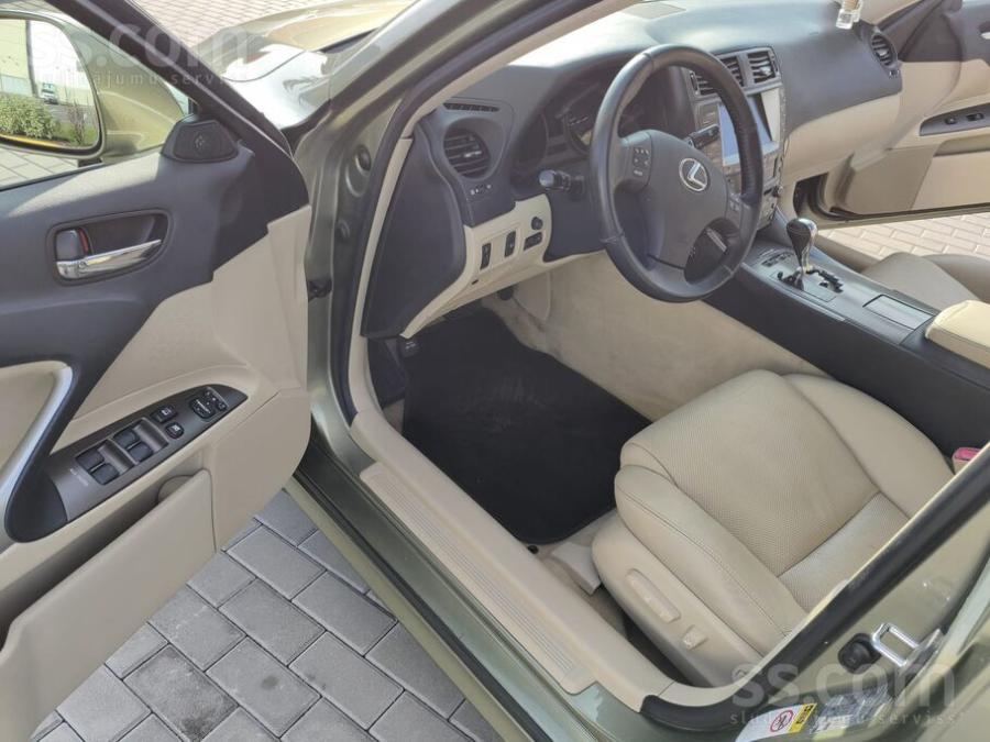 Lexus IS 2008 in Riga, with an engine capacity of 2.50 L and mileage of 280 thousand km for 5500 €, photo 16 on AUTOMOTO.COM.LV