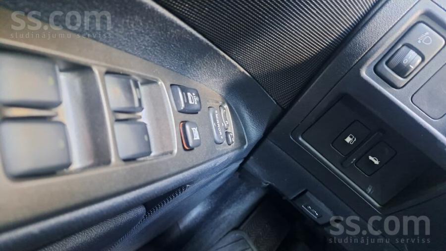 Lexus IS 2009 in Ogre, with an engine capacity of 2.20 L and mileage of 206 thousand km for 4550 €, photo 14 on AUTOMOTO.COM.LV