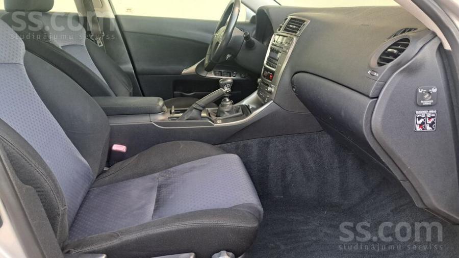 Lexus IS 2009 in Ogre, with an engine capacity of 2.20 L and mileage of 206 thousand km for 4550 €, photo 19 on AUTOMOTO.COM.LV
