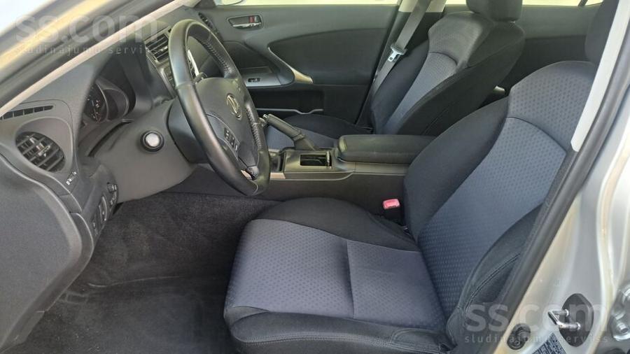 Lexus IS 2009 in Ogre, with an engine capacity of 2.20 L and mileage of 206 thousand km for 4550 €, photo 20 on AUTOMOTO.COM.LV