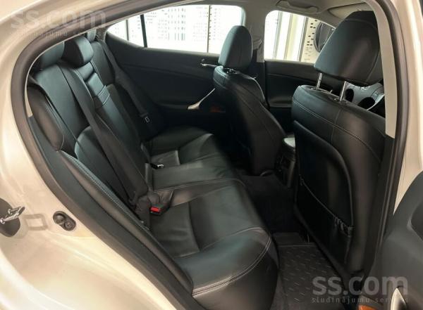 Lexus IS 2009 Rīga, ar dzinēja tilpumu 2.50 L un nobraukumu 174 tūkst. km par 6790 €, foto 4 vietnē AUTOMOTO.COM.LV