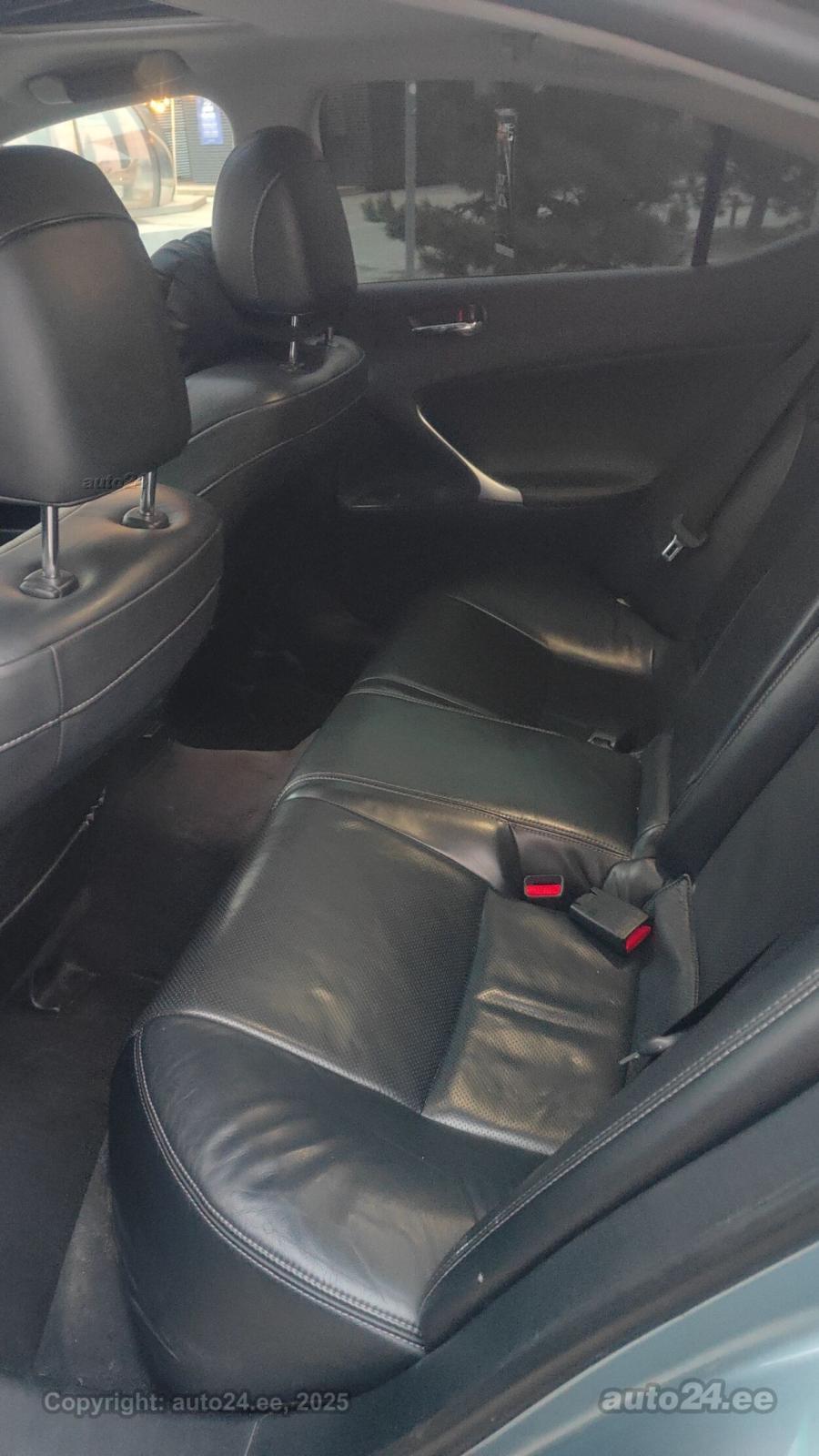 Lexus IS 2010 Tallina, ar dzinēja tilpumu 2.50 L un nobraukumu 171 tūkst. km par 7999 €, foto 28 vietnē AUTOMOTO.COM.LV