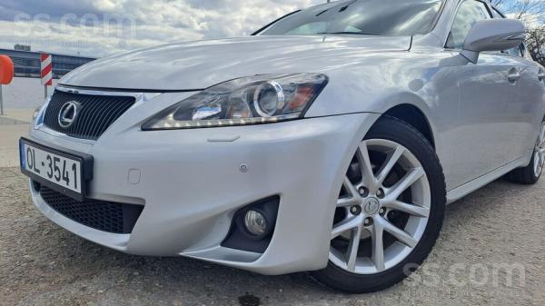 Lexus IS 2011 in Riga, with an engine capacity of 2.50 L and mileage of 194 thousand km for 8550 €, photo 3 on AUTOMOTO.COM.LV