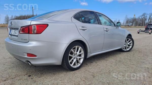Lexus IS 2011 in Riga, with an engine capacity of 2.50 L and mileage of 194 thousand km for 8550 €, photo 5 on AUTOMOTO.COM.LV