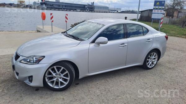Lexus IS 2011 in Riga, with an engine capacity of 2.50 L and mileage of 194 thousand km for 8550 €, photo 7 on AUTOMOTO.COM.LV