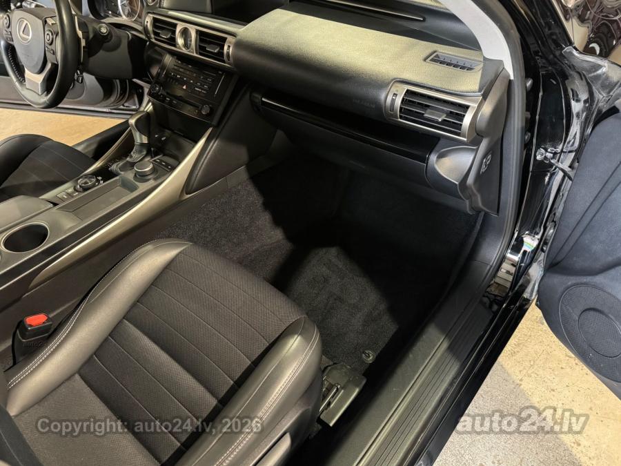 Lexus IS 2013 in Tallinn, with an engine capacity of 2.50 L and mileage of 124 thousand km for 15990 €, photo 13 on AUTOMOTO.COM.LV