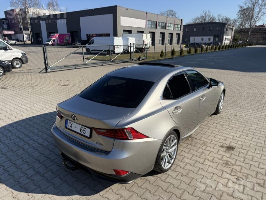 Lexus IS 2017 in Riga, with an engine capacity of 2.50 L and mileage of 268 thousand km for 13150 €, photo 4 on AUTOMOTO.COM.LV
