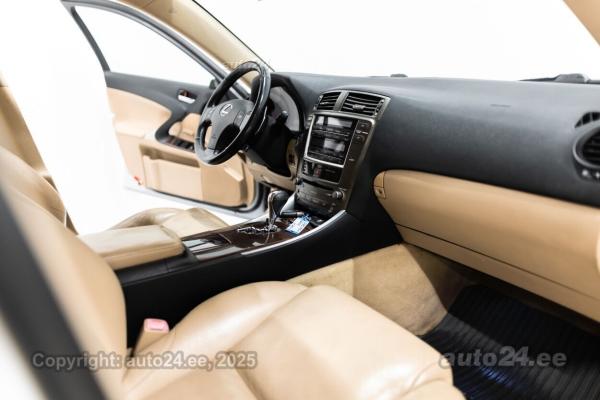 Белый Лексус ИС 2006 в Таллин, объемом двигателя 2.50 л и пробегом 258 тыс. км за 3999 €, фото 11 на AUTOMOTO.COM.LV
