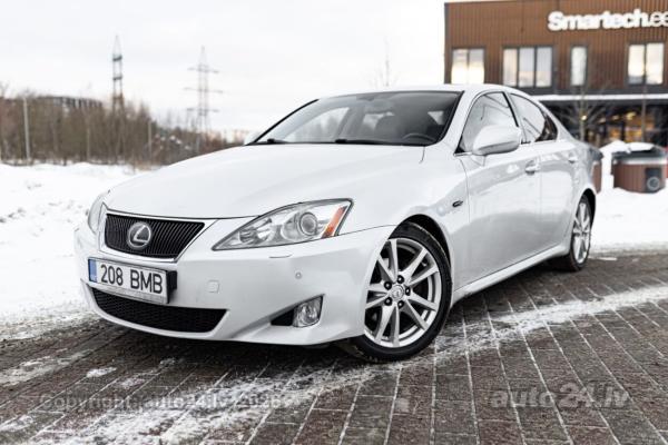 White Lexus IS 2006 in Tallinn, with an engine capacity of 2.50 L and mileage of 322 thousand km for 4400 €, photo 7 on AUTOMOTO.COM.LV