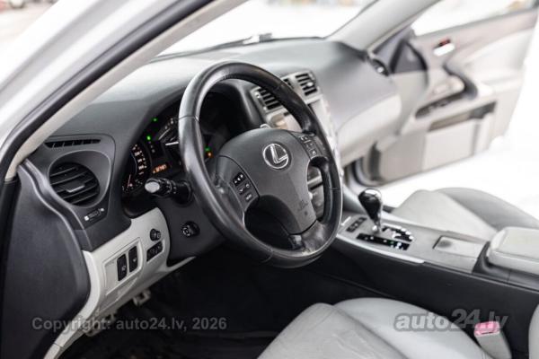 Balts Lexus IS 2006 Tallina, ar dzinēja tilpumu 2.50 L un nobraukumu 322 tūkst. km par 4400 €, foto 11 vietnē AUTOMOTO.COM.LV