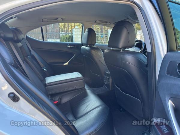 Balts Lexus IS 2006 Tallina, ar dzinēja tilpumu 2.50 L un nobraukumu 196 tūkst. km par 8990 €, foto 11 vietnē AUTOMOTO.COM.LV