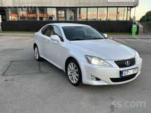 White Lexus IS 2006 in Riga, with an engine capacity of 2.50 L and mileage of 219 thousand km for 5300 €, photo 3 on AUTOMOTO.COM.LV