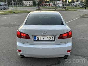 White Lexus IS 2006 in Riga, with an engine capacity of 2.50 L and mileage of 219 thousand km for 5300 €, photo 5 on AUTOMOTO.COM.LV