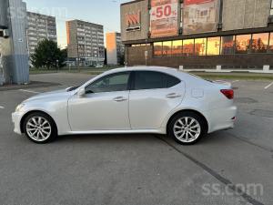 White Lexus IS 2006 in Riga, with an engine capacity of 2.50 L and mileage of 219 thousand km for 5300 €, photo 9 on AUTOMOTO.COM.LV