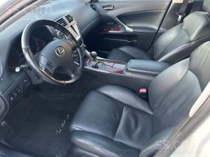 White Lexus IS 2006 in Riga, with an engine capacity of 2.50 L and mileage of 219 thousand km for 5300 €, photo 10 on AUTOMOTO.COM.LV