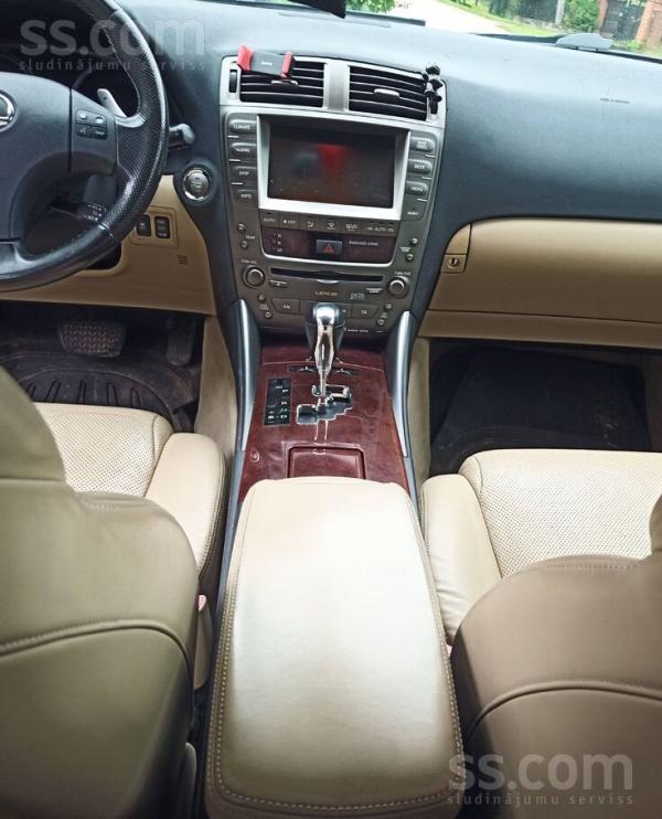 White Lexus IS 2006 in Daugavpils, with an engine capacity of 2.50 L and mileage of 0 thousand km for 3800 €, photo 5 on AUTOMOTO.COM.LV