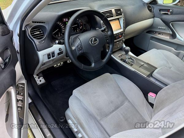 Balts Lexus IS 2006 Tallina, ar dzinēja tilpumu 2.50 L un nobraukumu 198 tūkst. km par 6990 €, foto 9 vietnē AUTOMOTO.COM.LV