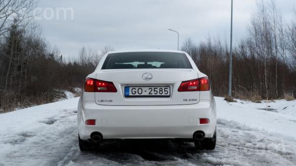 Balts Lexus IS 2007 Tukums, ar dzinēja tilpumu 2.50 L un nobraukumu 286 tūkst. km par 4250 €, foto 2 vietnē AUTOMOTO.COM.LV