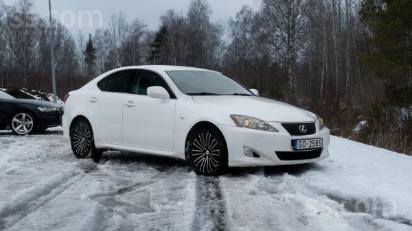 Balts Lexus IS 2007 Tukums, ar dzinēja tilpumu 2.50 L un nobraukumu 286 tūkst. km par 4250 €, foto 3 vietnē AUTOMOTO.COM.LV